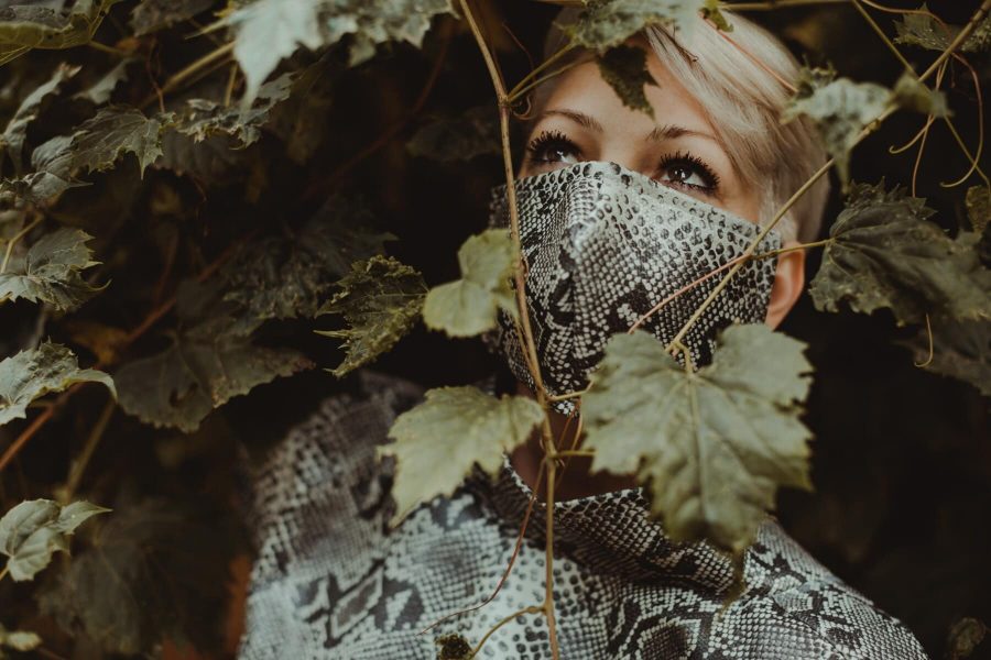 How to Achieve a Fashionable Face Mask Look • Fashion blog